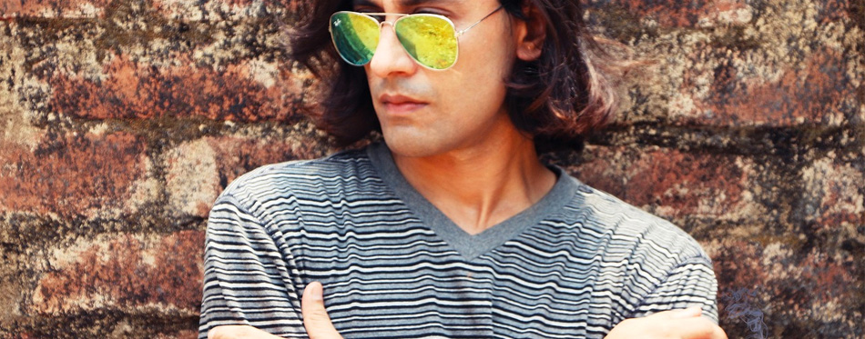 Best V-Neck T-Shirts for Men in 2022 [Buying Guide] – Gear Hungry