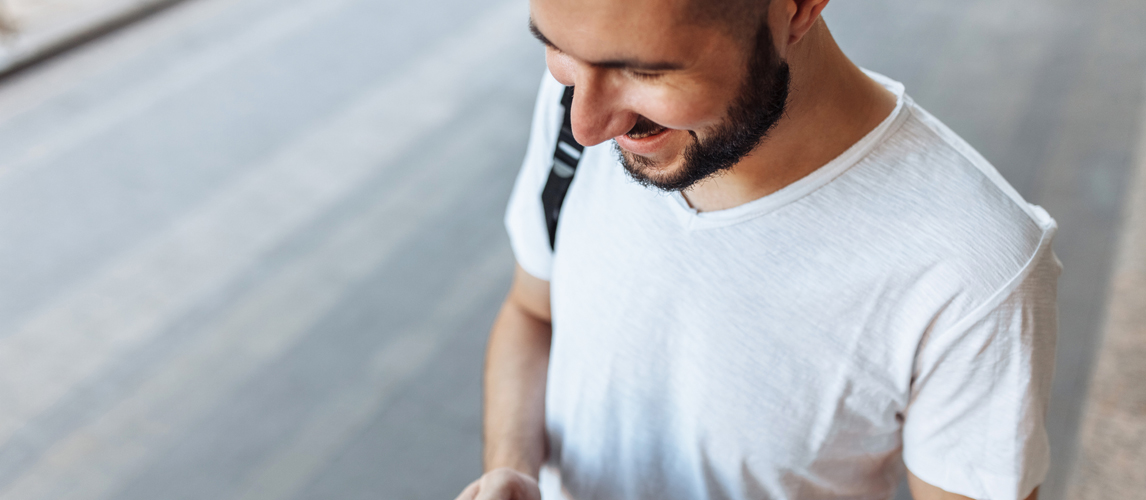 Best V-Neck T-Shirts for Men in 2022 [Buying Guide] – Gear Hungry