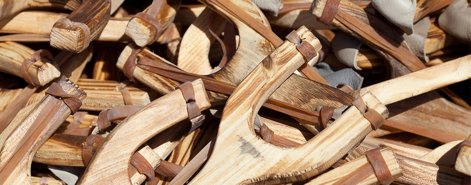 Best Slingshots For Survival in 2021 [Buying Guide] – Gear Hungry