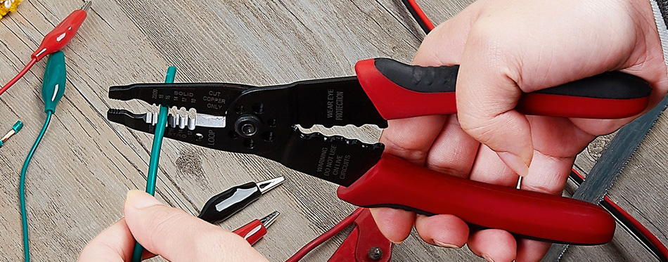 8 Best Wire Strippers In 2019 [Buying Guide] – Gear Hungry