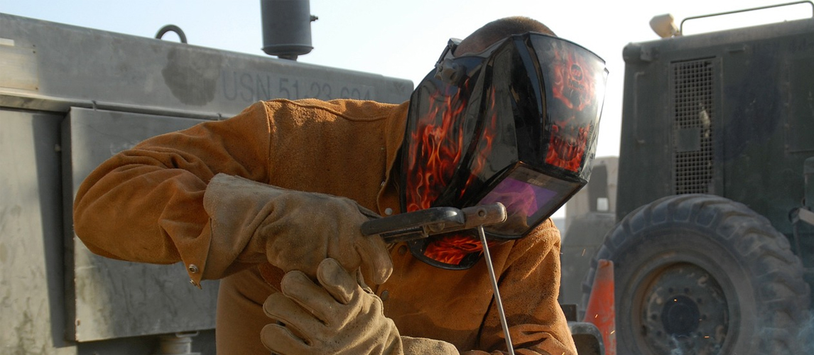 Best Welding Helmets In 2022 [Buying Guide] – Gear Hungry