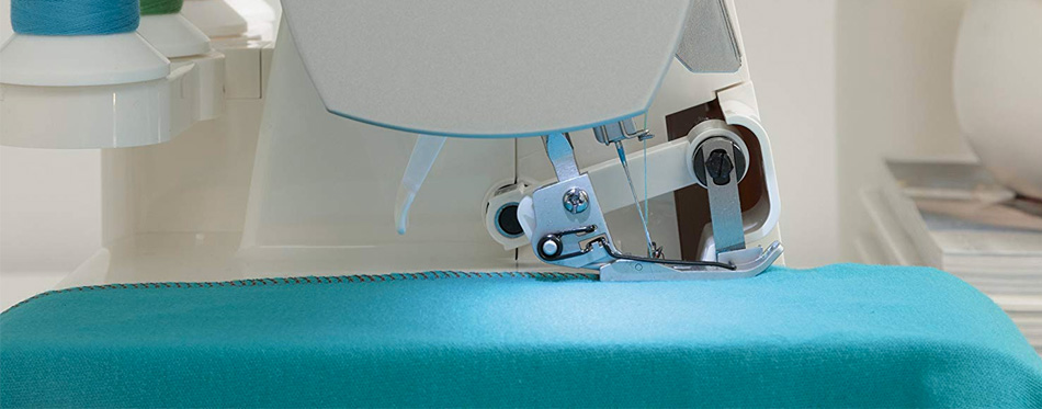 Best Sergers In 2022 [Buying Guide] – Gear Hungry