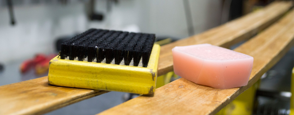 Best Snowboarding Waxes In 2022 [Buying Guide] – Gear Hungry