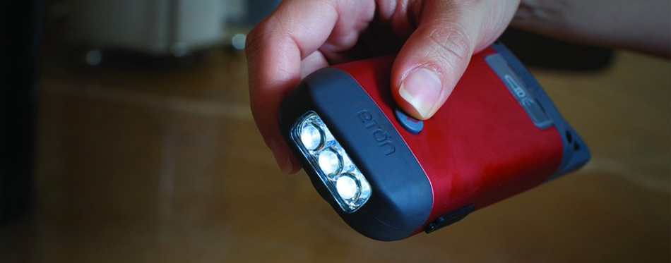 Best Hand Crank Flashlights In 2022 [Buying Guide] – Gear Hungry