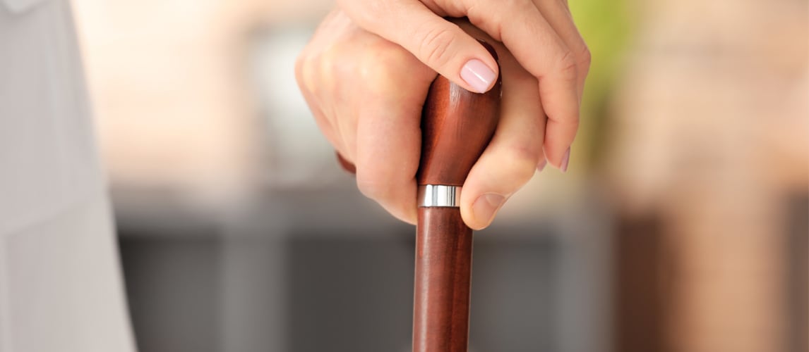 Best Walking Canes In 2022 [Buying Guide] – Gear Hungry