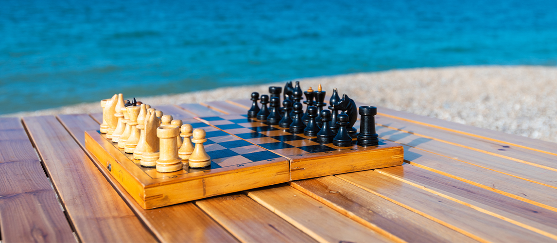 Best Travel Chess Sets in 2022 [Buying Guide] - Gear Hungry