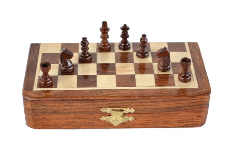 Best Travel Chess Sets in 2022 [Buying Guide] - Gear Hungry