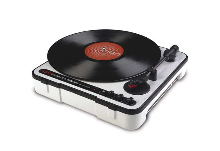 Best Portable Turntables in 2022 [Buying Guide] – Gear Hungry