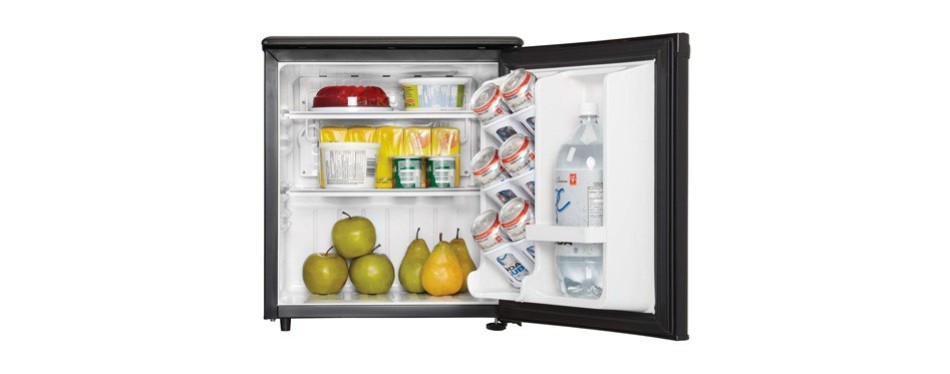 10 Best Mini Fridges in 2019 [Buying Guide] - GearHungry
