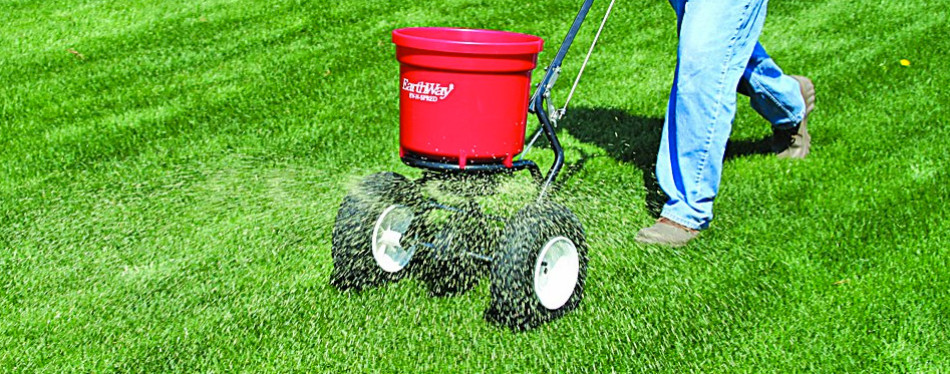 11 Best Seed Spreaders In 2019 [Buying Guide] – Gear Hungry 🏅