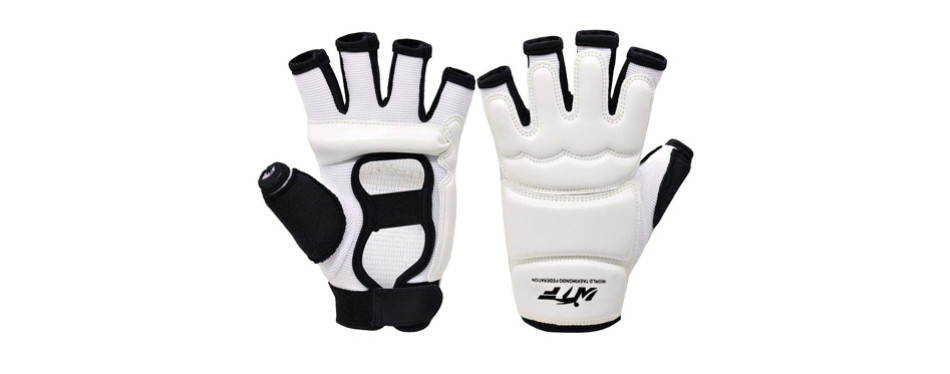 5 Best Kickboxing Gloves In 2019 [Buying Guide] – Gear Hungry