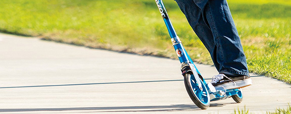 10 Best Adult Scooters in 2020 [Buying Guide] – Gear Hungry