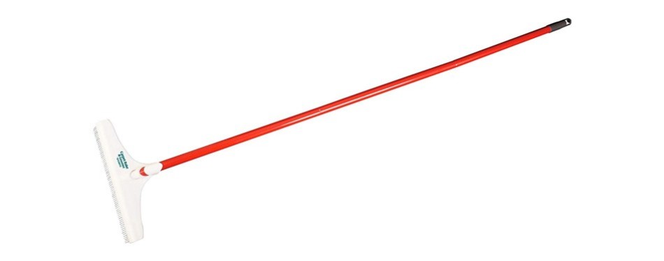 7 Best Carpet Rakes In 2019 [Buying Guide] – Gear Hungry