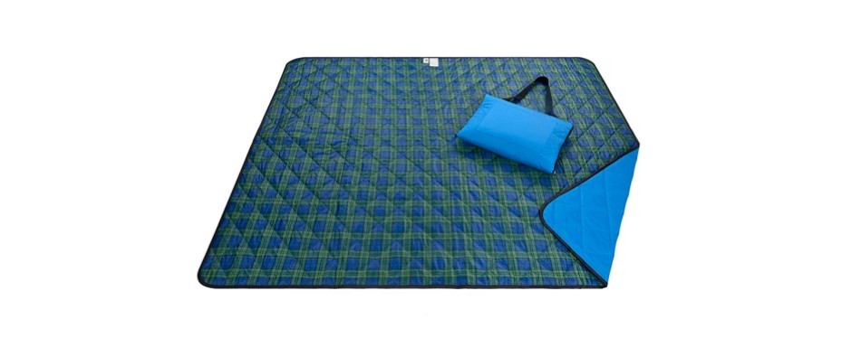 10 Best Picnic Blankets In 2019 [Buying Guide] – Gear Hungry